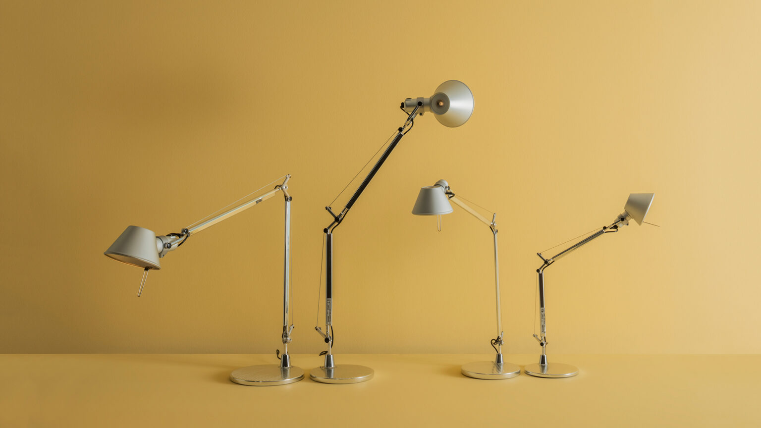 Iconic Lamps in Cinema | Atmosfera Mag